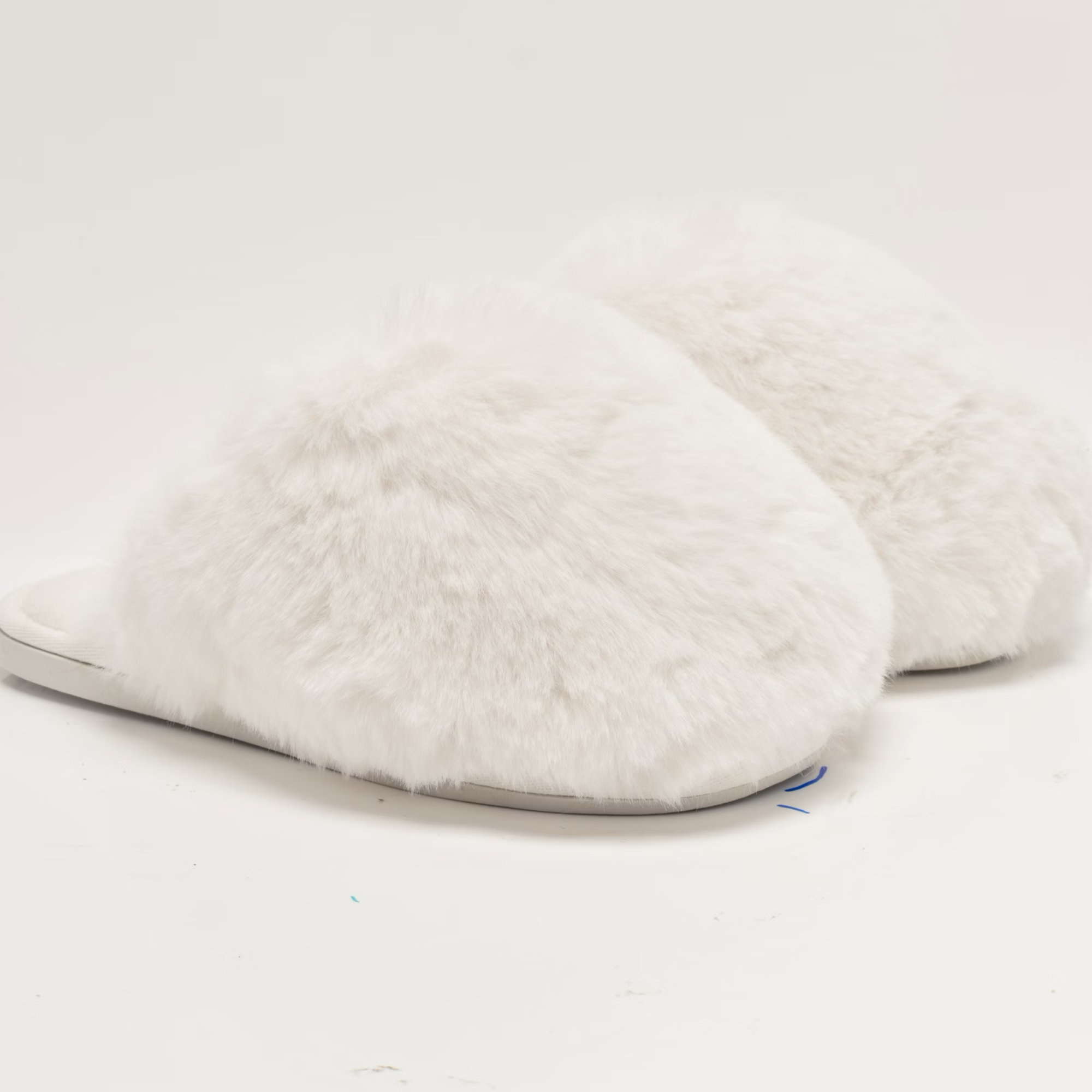 Snowball Slippers in Snow Faux Fur | Madison's Niche